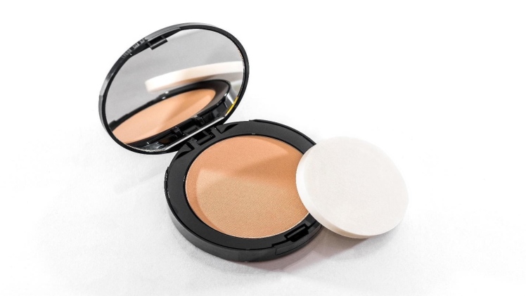 6 Genius Uses of Compact Powder You Must Try | Densipaper